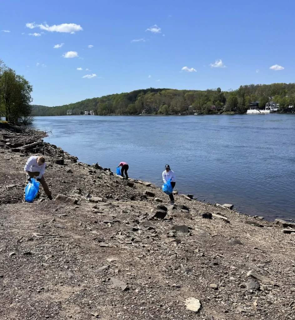 Union Chill Leads Lambertville Clean-Up in Spirit of Earth Day - Union ...